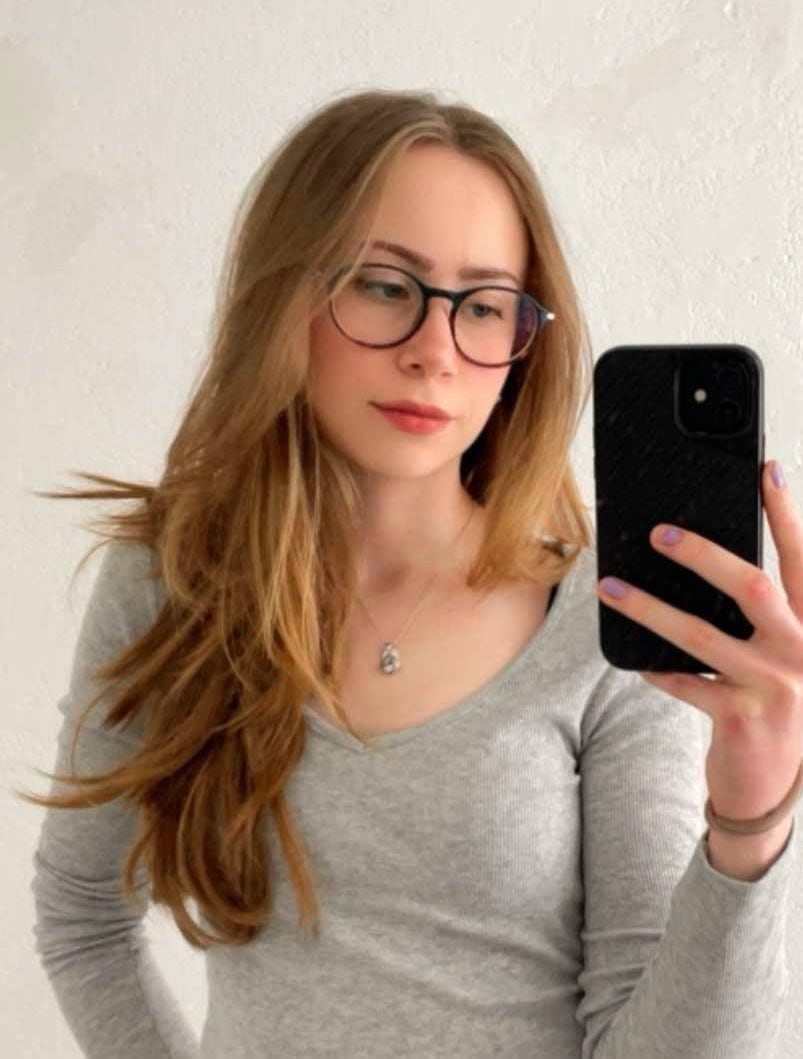 Ella – Medium
