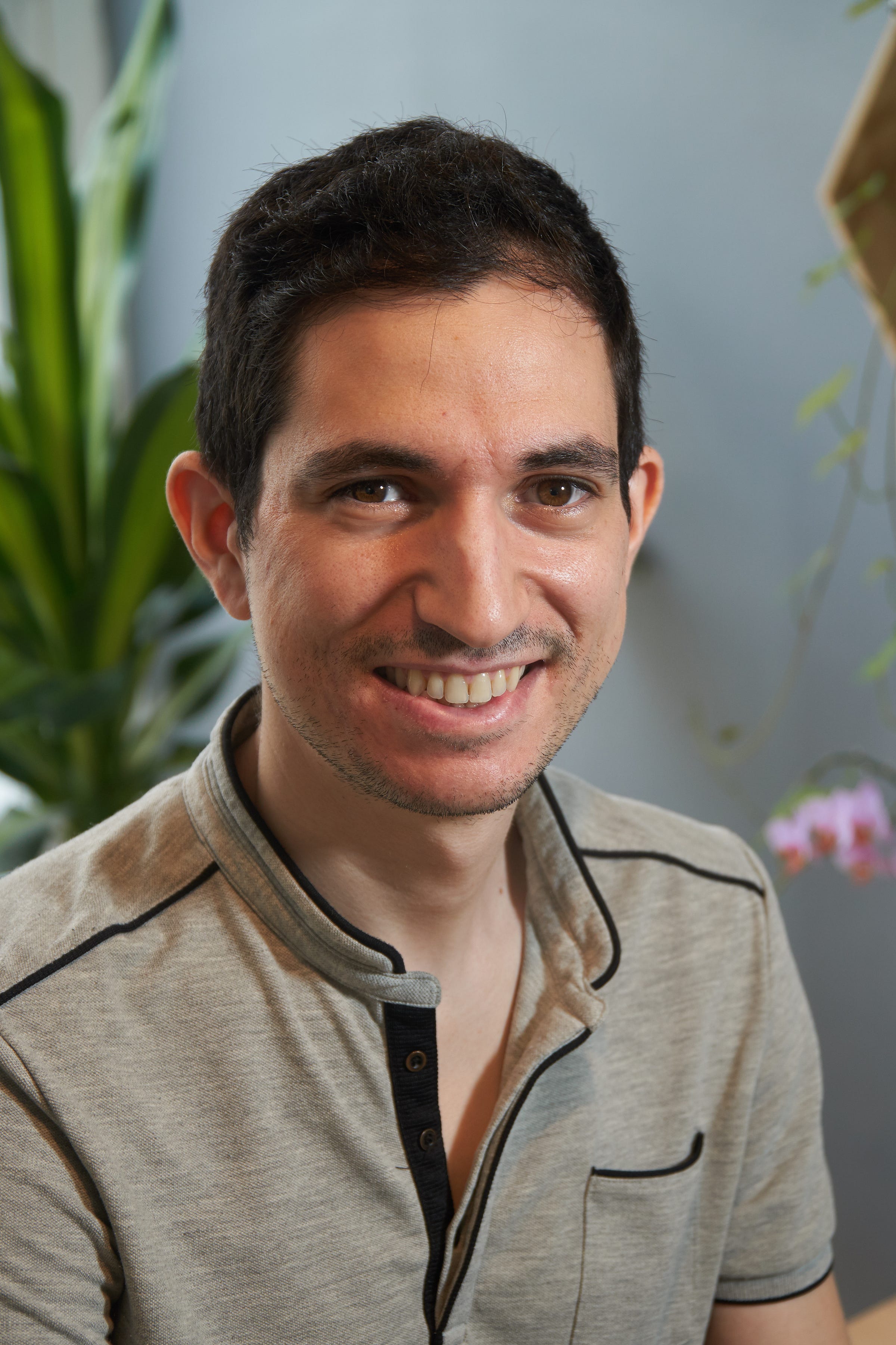 Simon Lousky – Medium