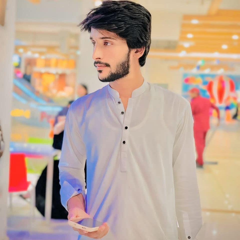 Kaleem Khan – Medium