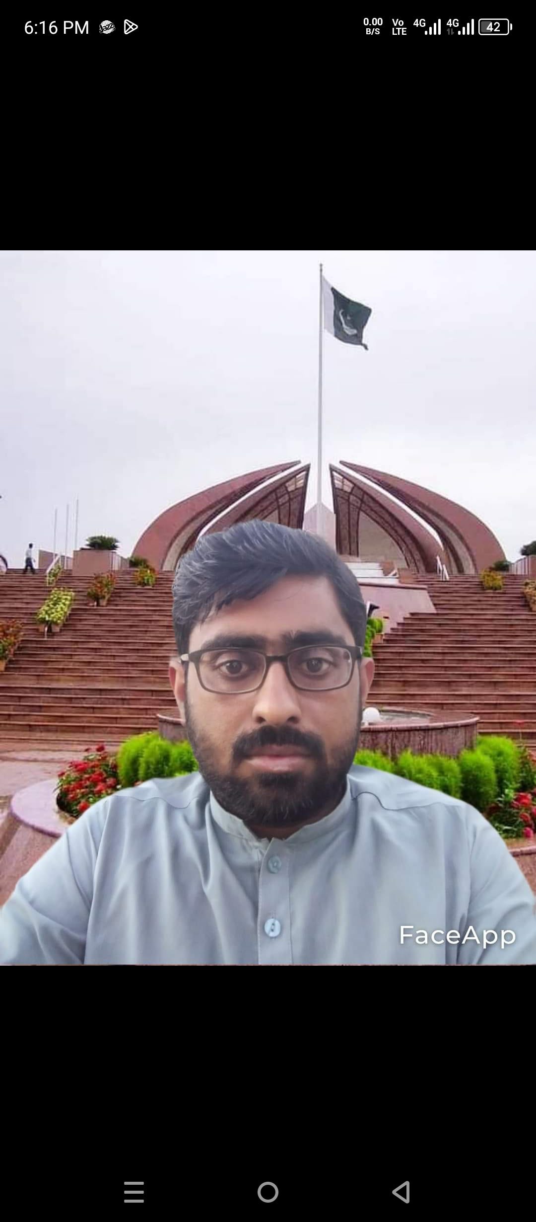 Rab Nawaz – Medium