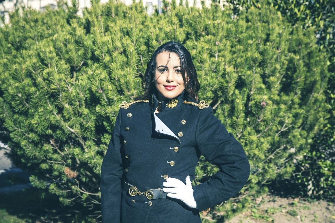 Asma El Khalifa – Medium