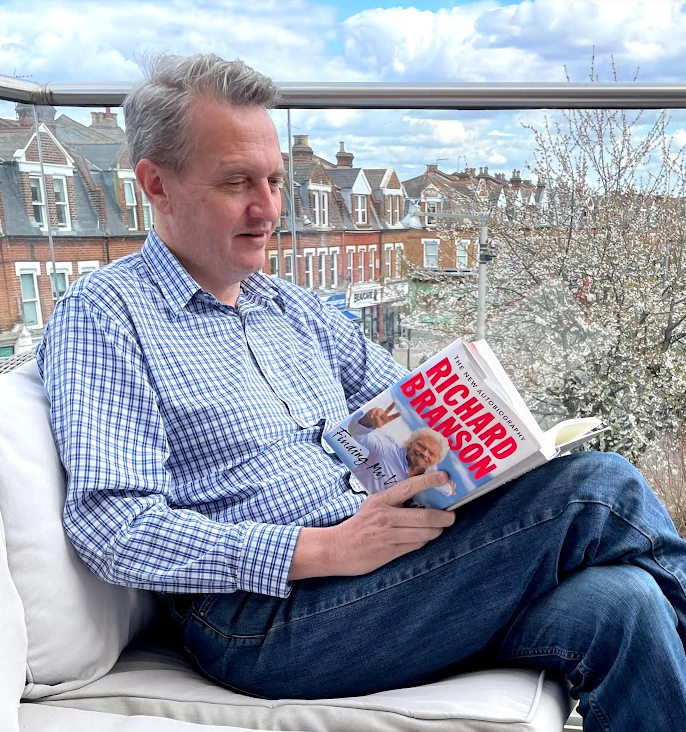 Simon Davies – Medium