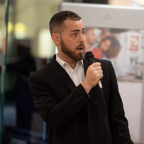 Ron Lev – Medium