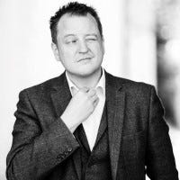 Sebastian hunt – Medium