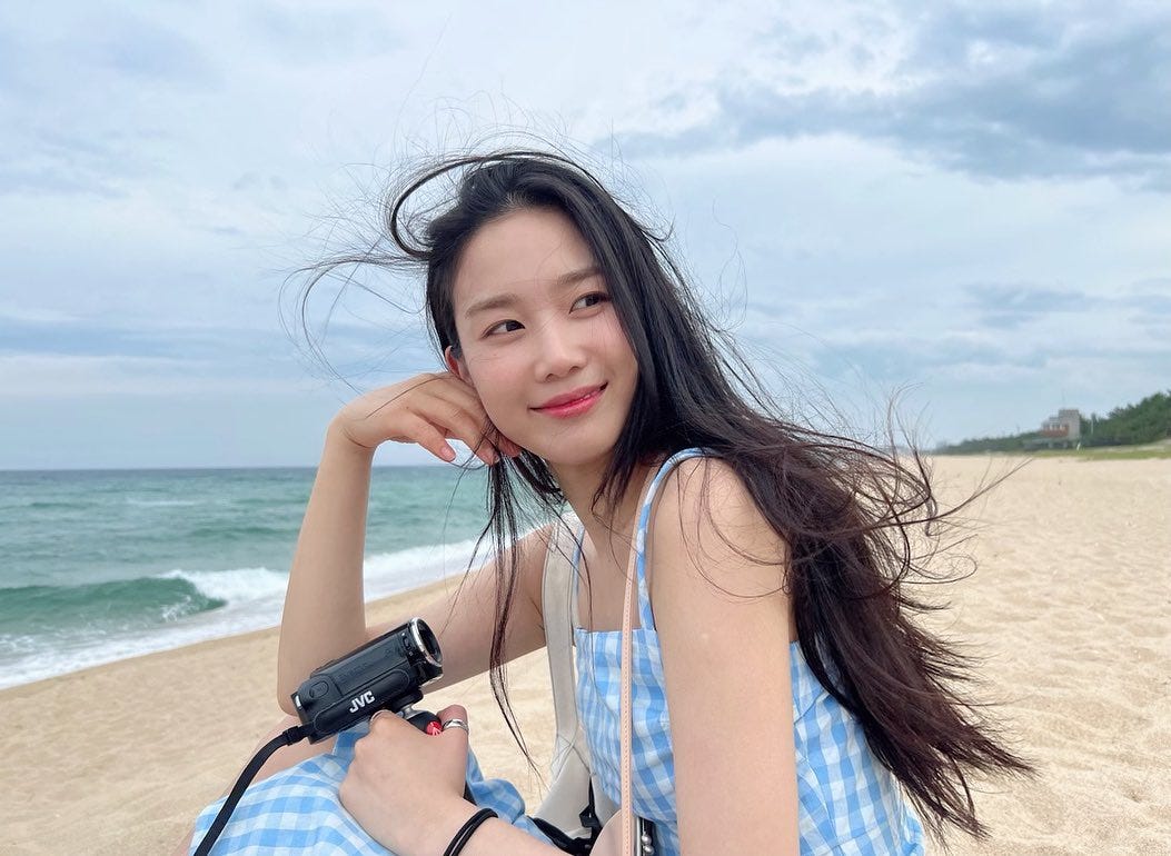 Kirana Amelia Dinata – Medium