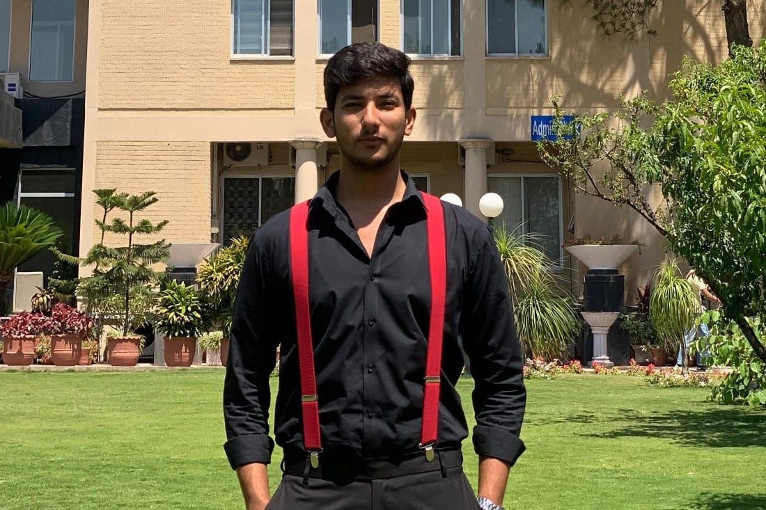 Daies Yousaf – Medium