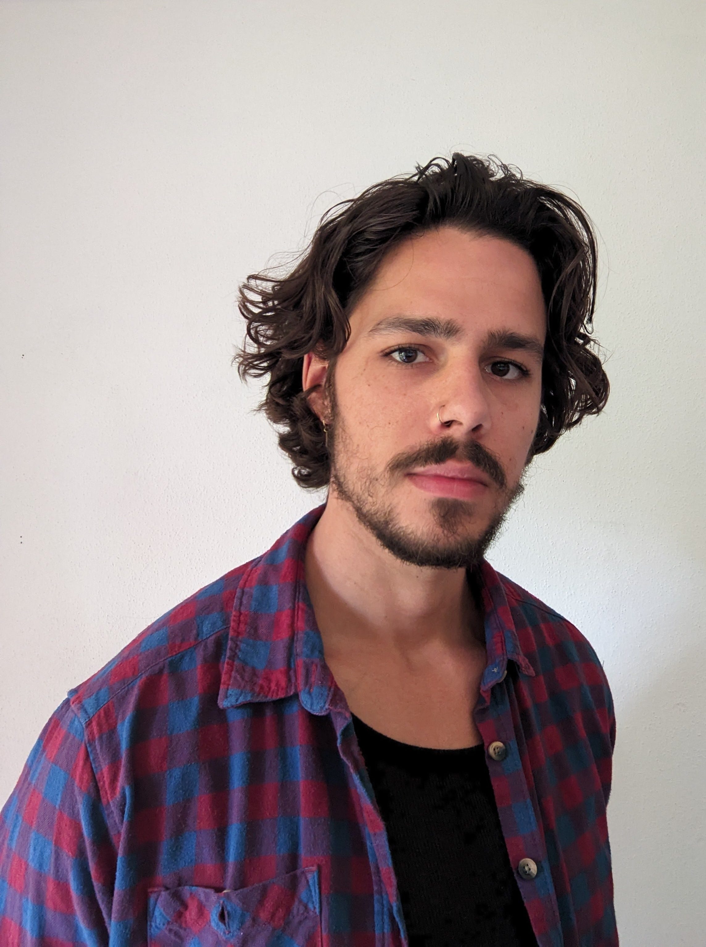 Luka Bönisch – Medium