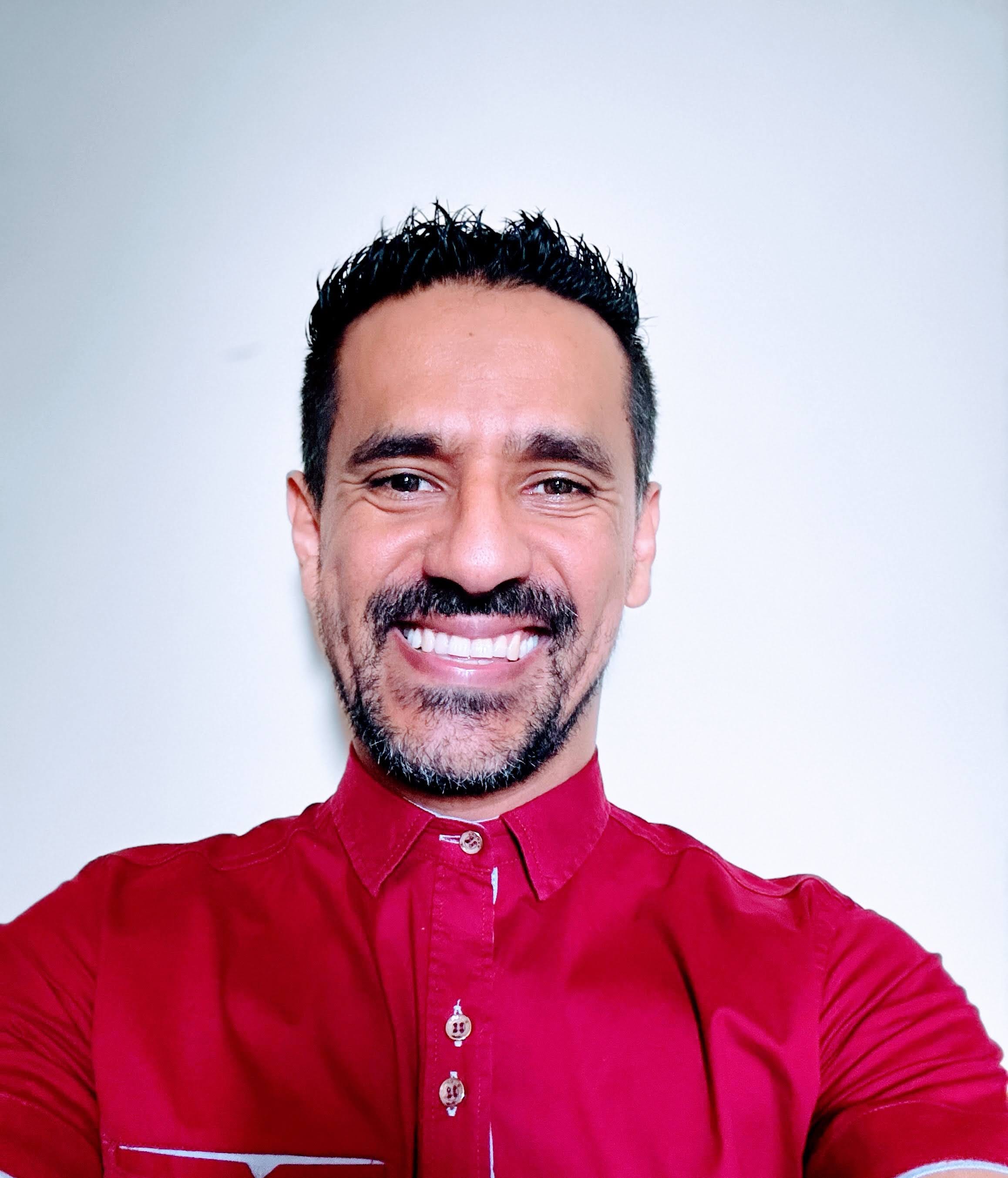 Alexander Cardona Rozo – Medium