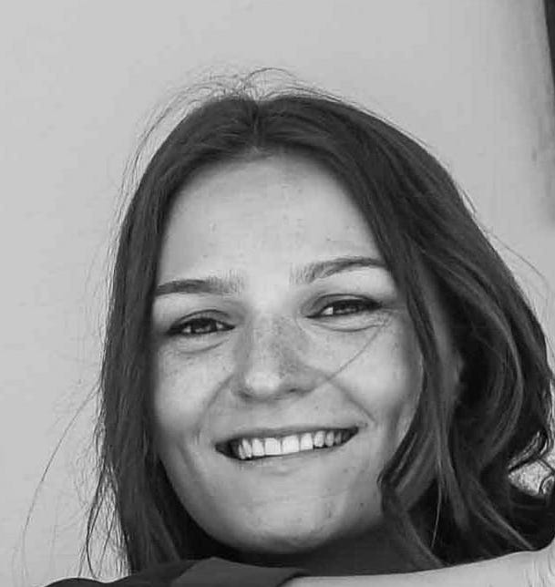 Anne Bourne – Medium