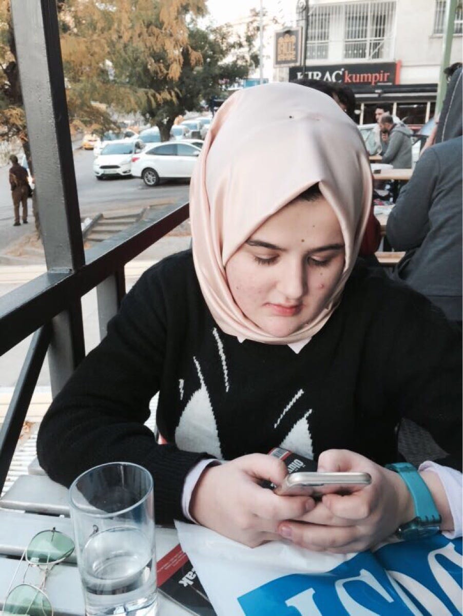 Melike Demir – Medium