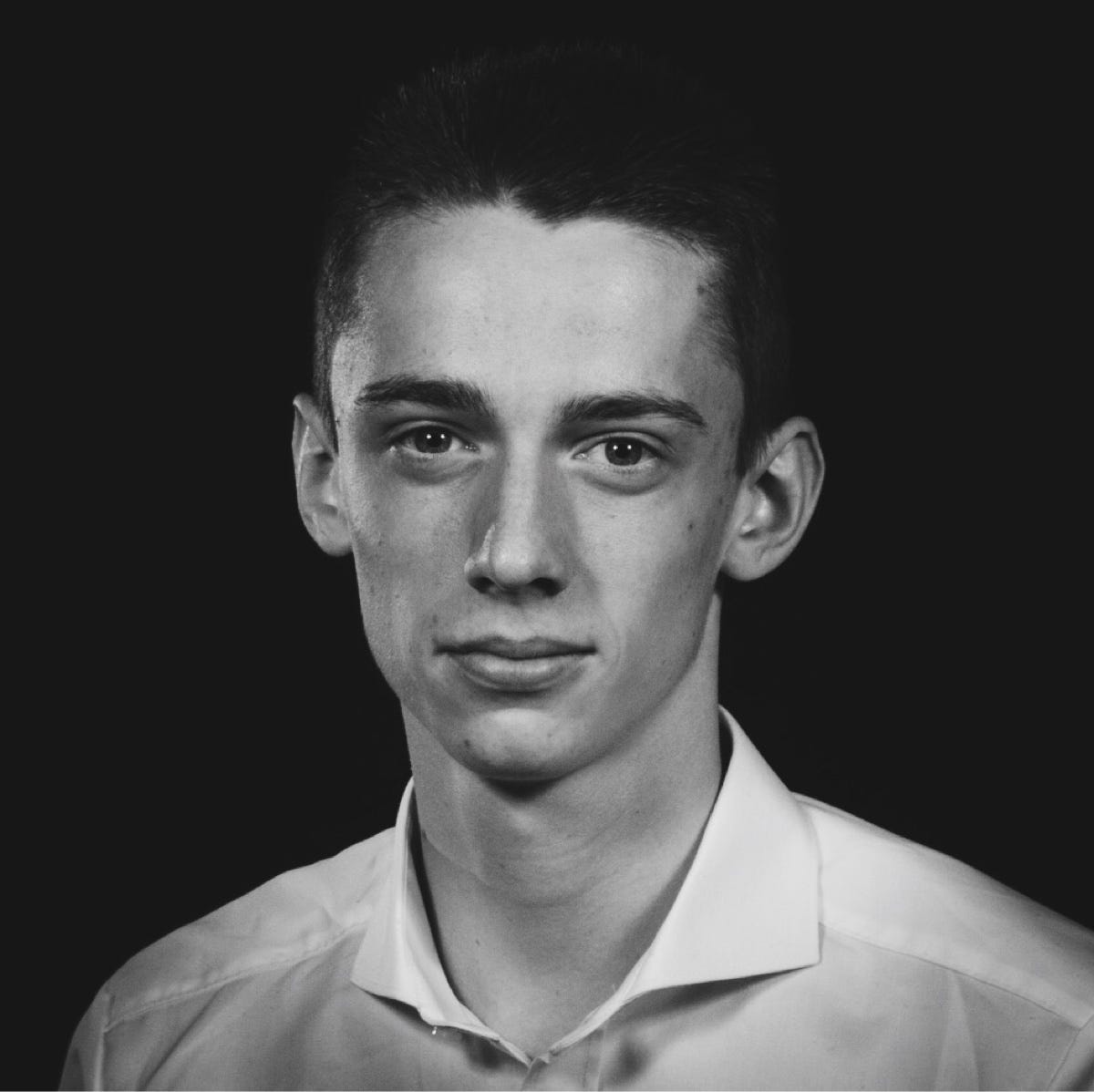 Aaron Dahmen – Medium