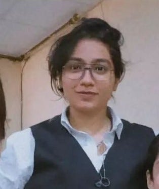 Hira Sadiq – Medium