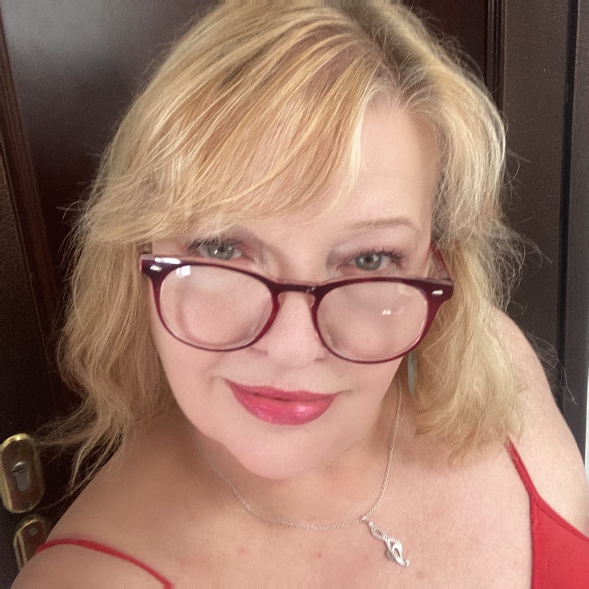 About – Zoe Marlowe – Medium