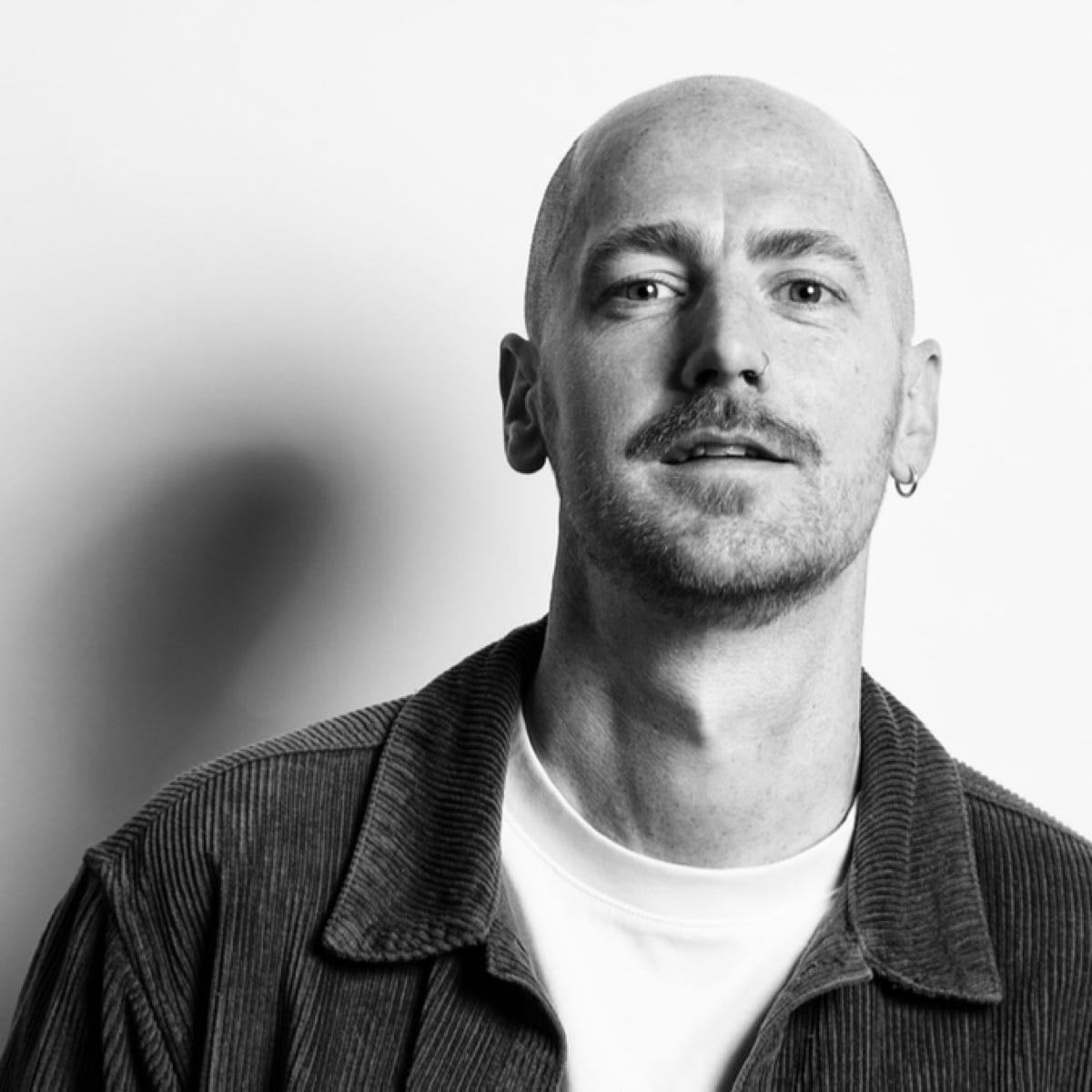 Dan Jones – Medium