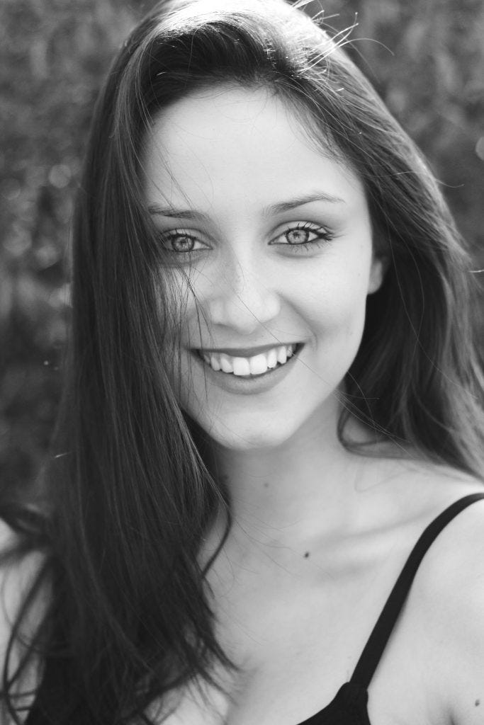 Laura Brafford – Medium
