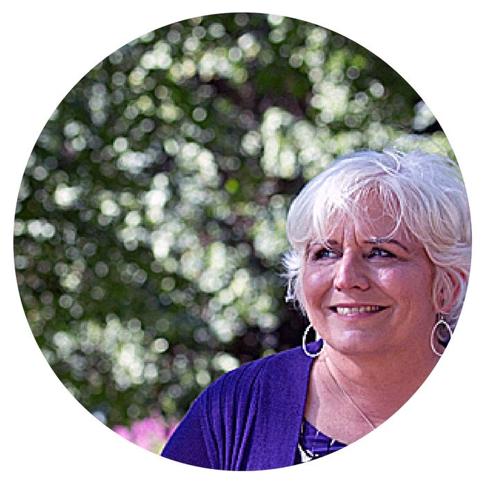 Lisa Zaslow – Medium