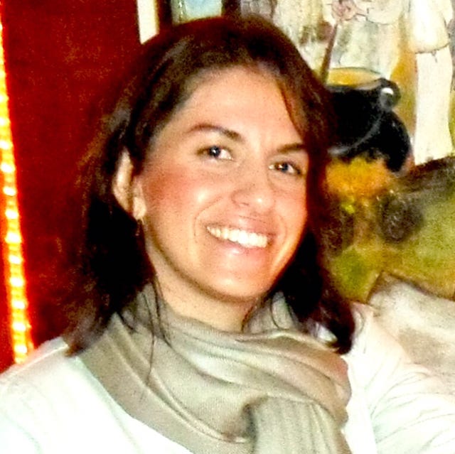 Isis Santos Costa – Medium