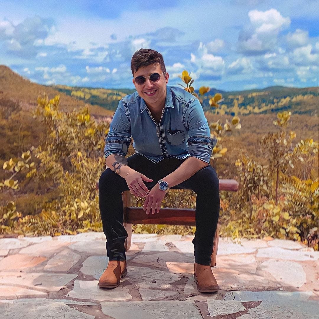 Lucas Porto – Medium