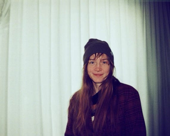 Caroline Ray – Medium