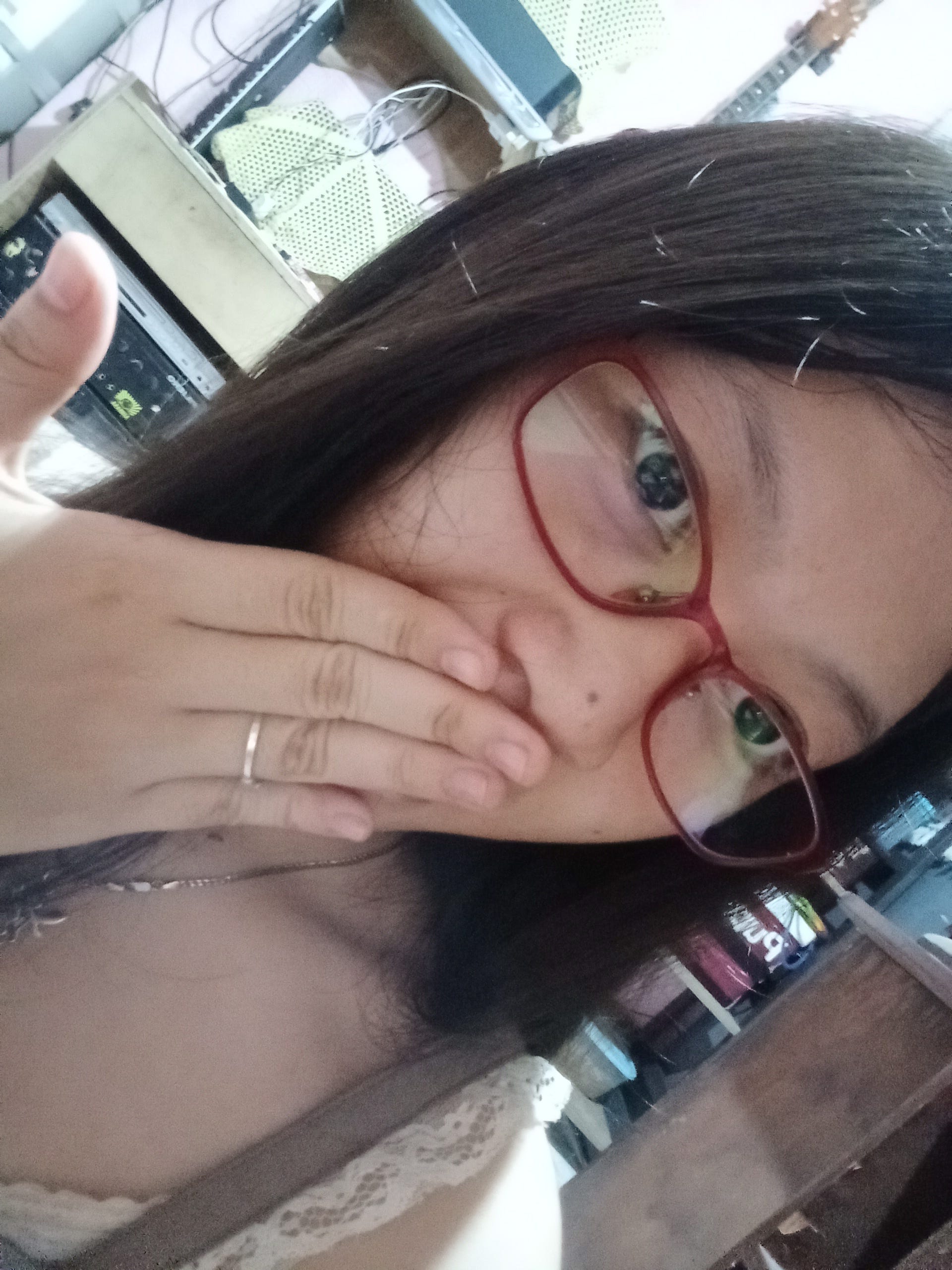 Nadine Ompad – Medium