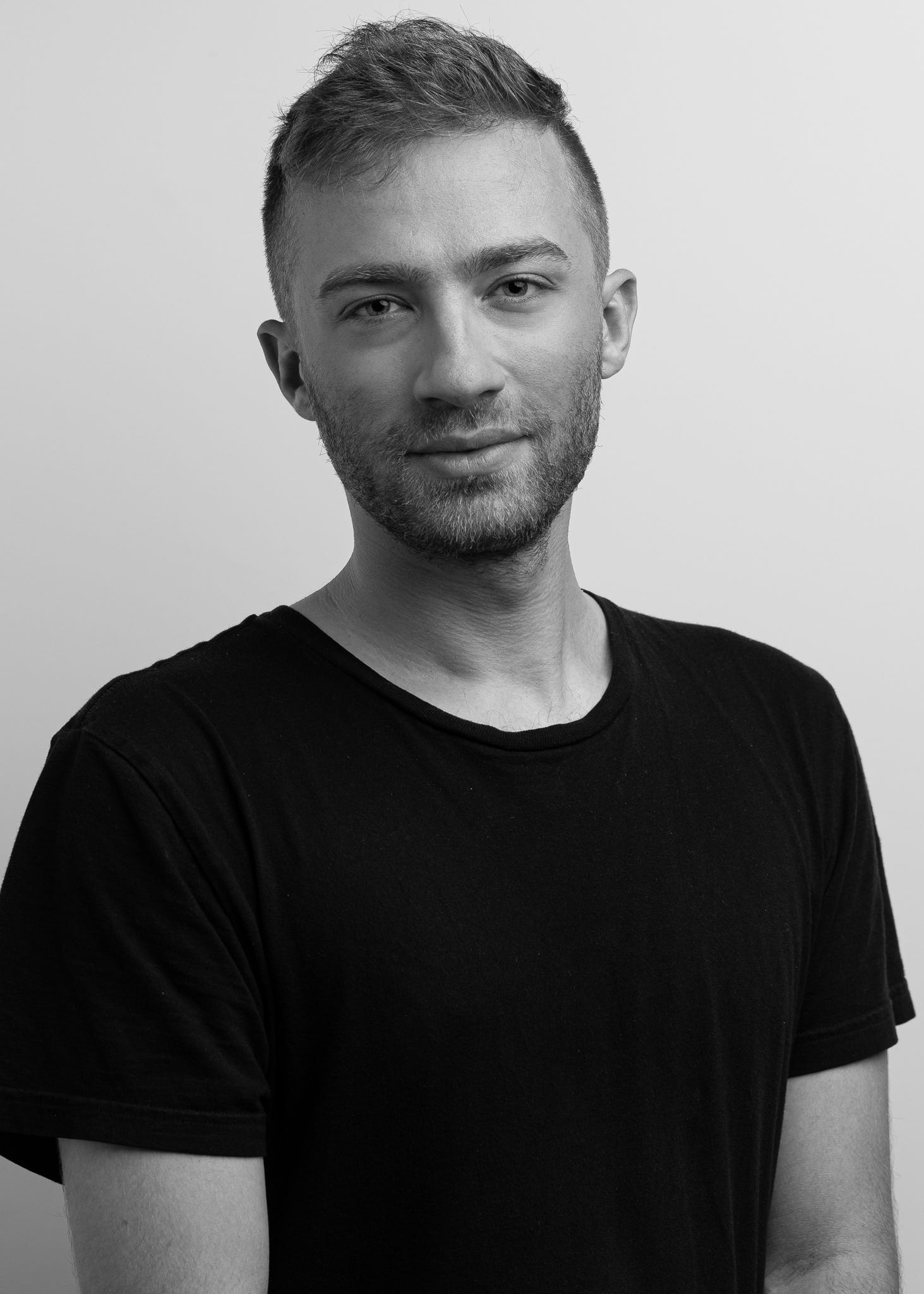 Tuvy Lemberg – Medium