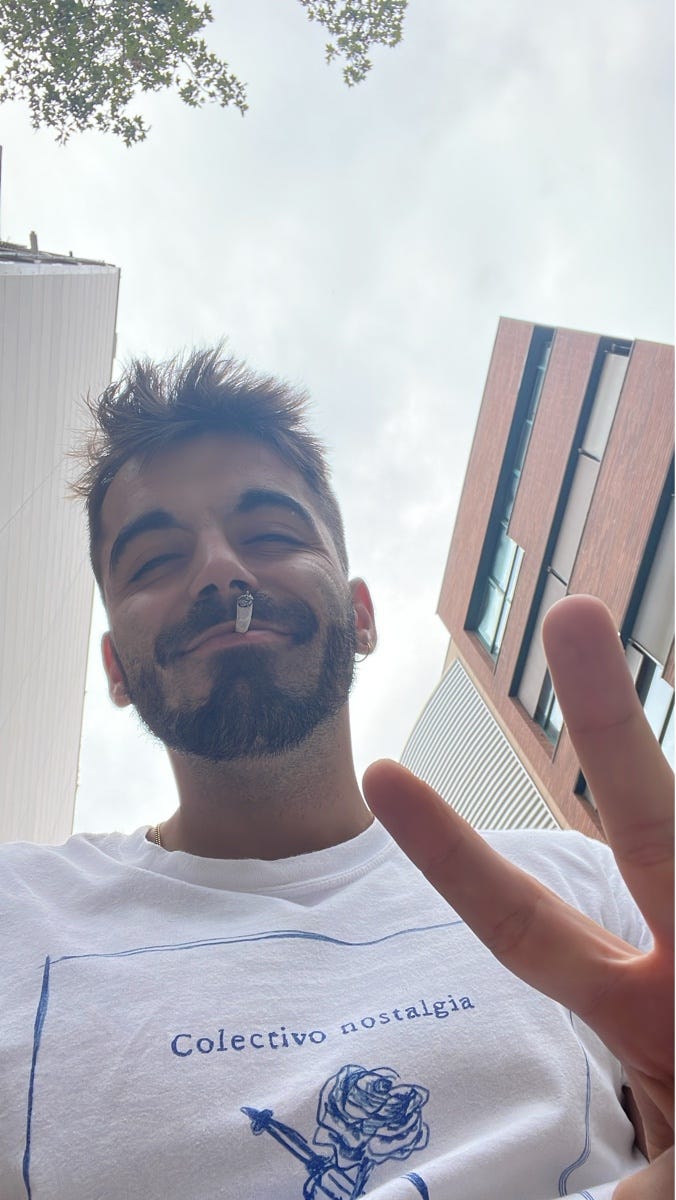 Alex Pastor – Medium