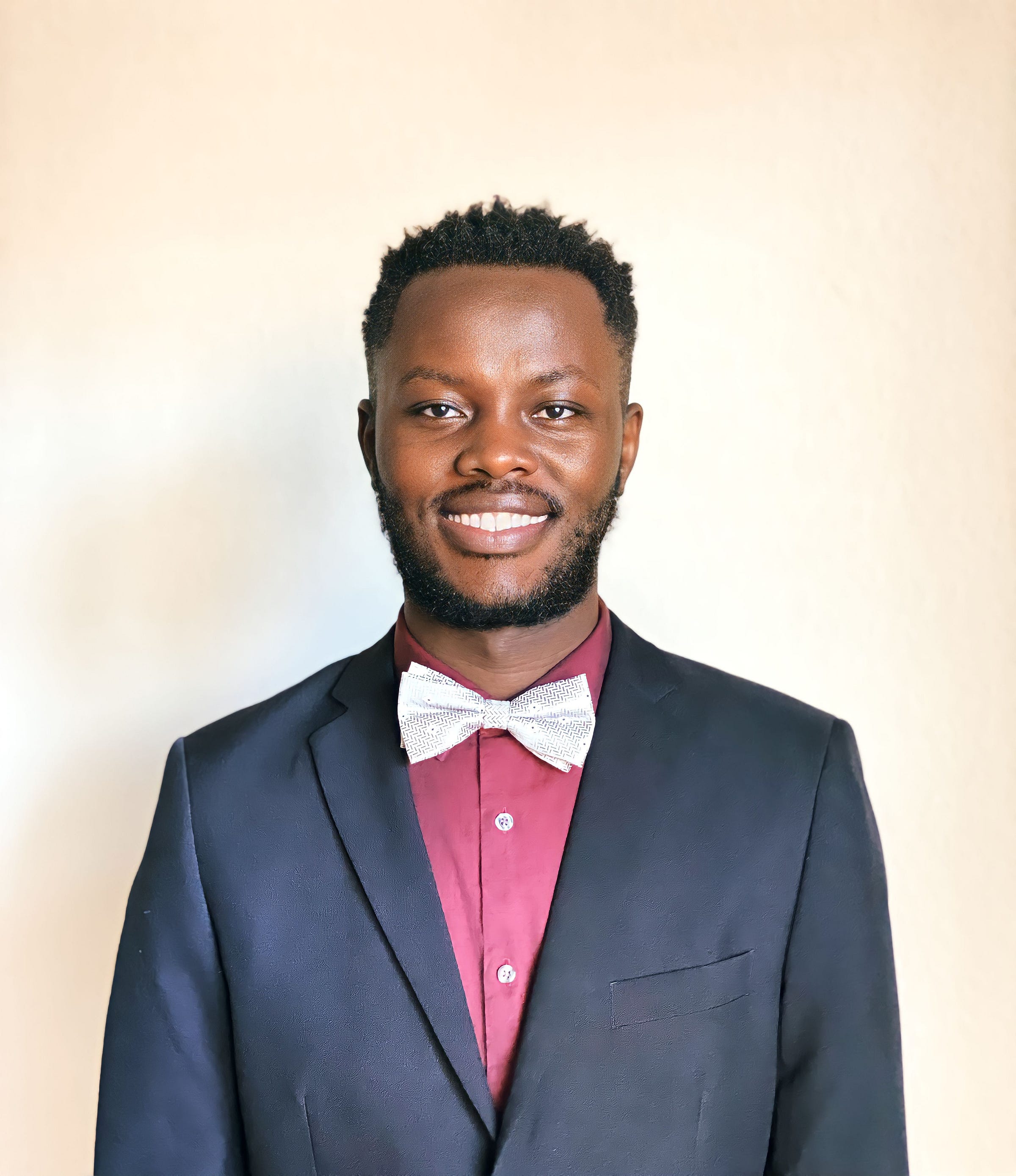 Steve Aluoch – Medium