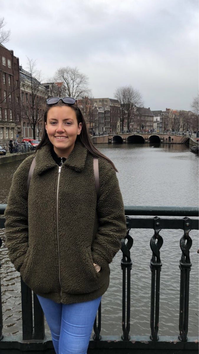 Amy Canavan – Medium