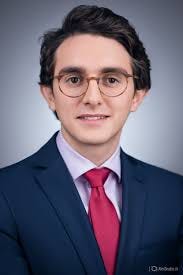 Kevin Gomez – Medium
