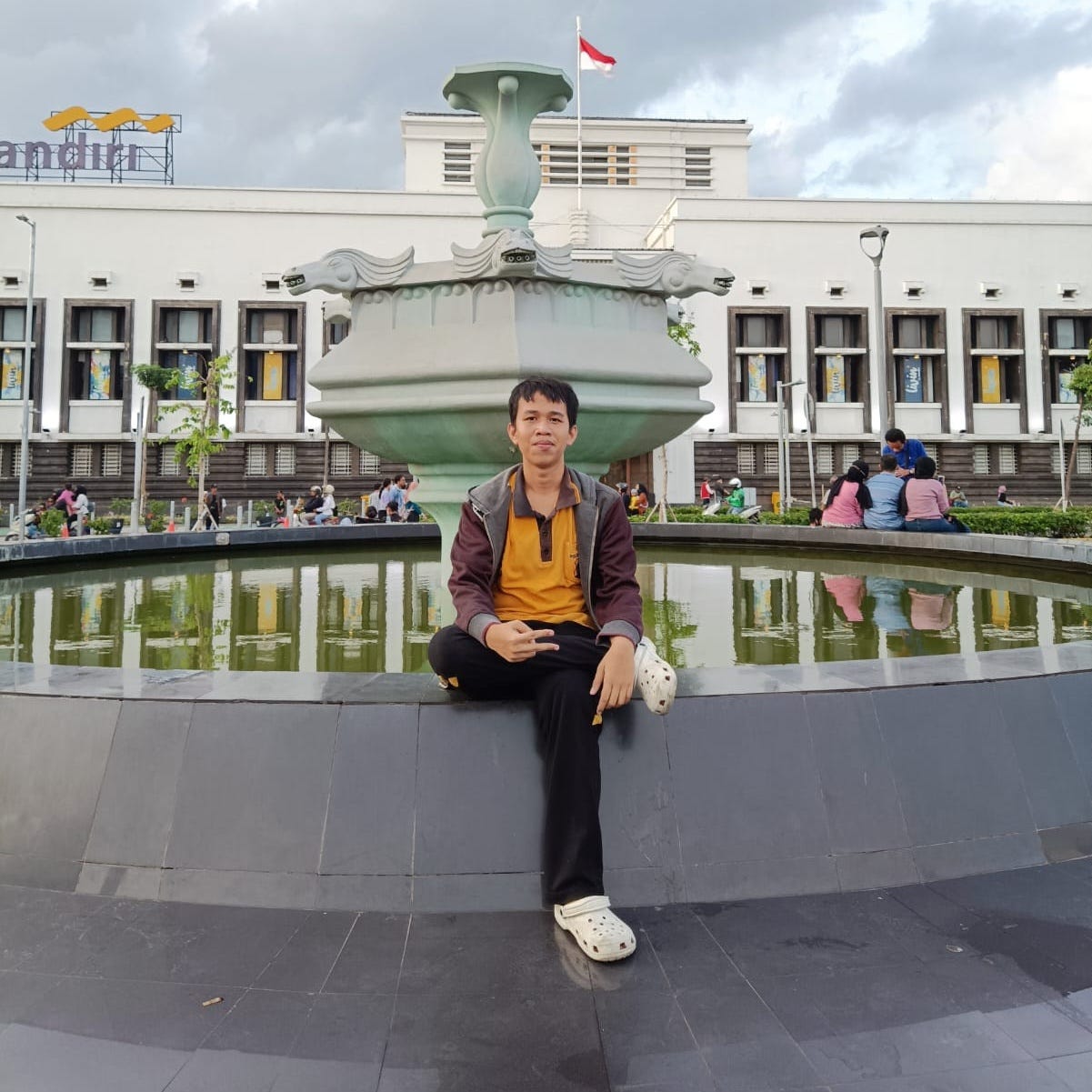 Raja Muara Siregar – Medium