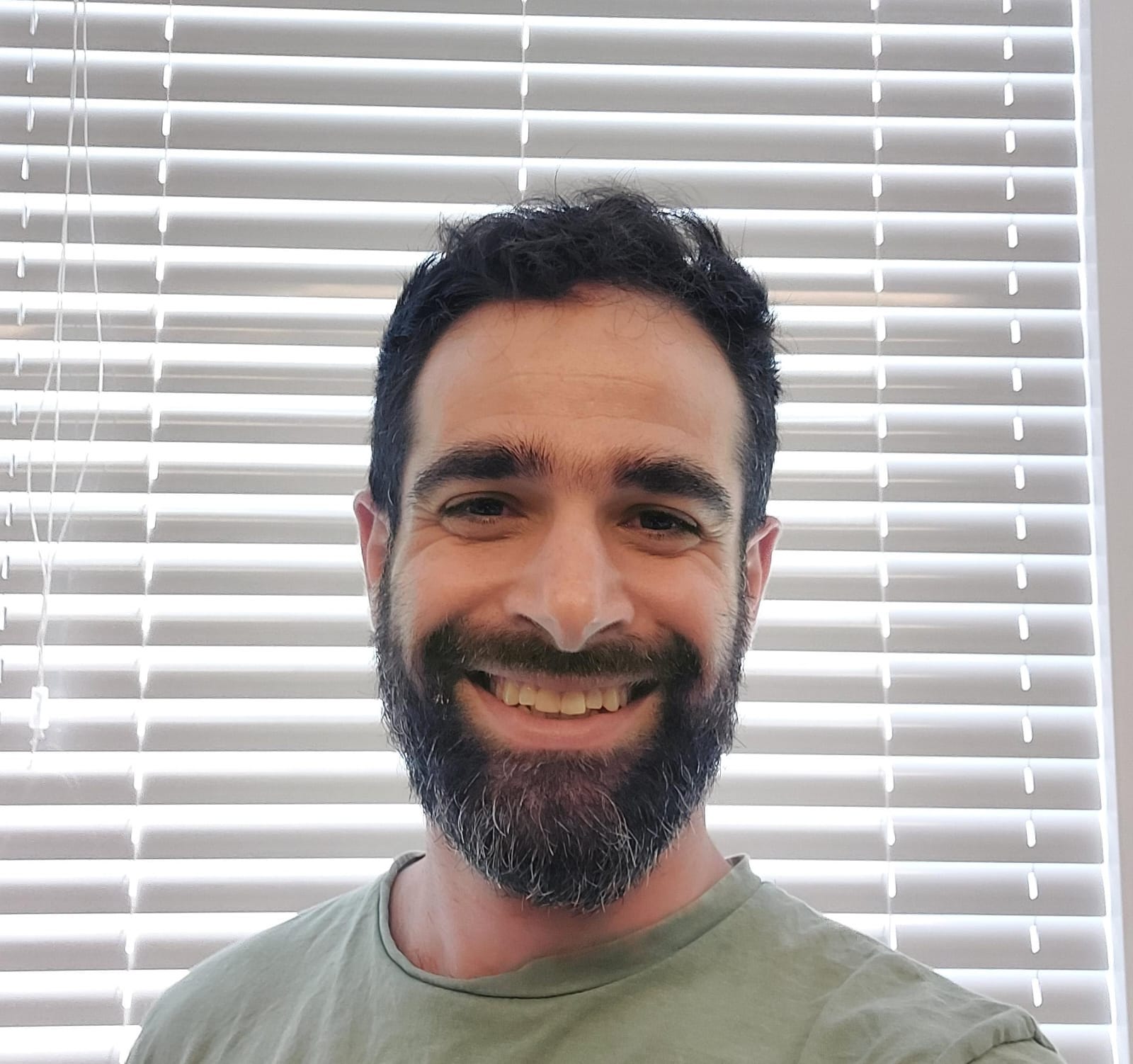 Gidon Ucko – Medium
