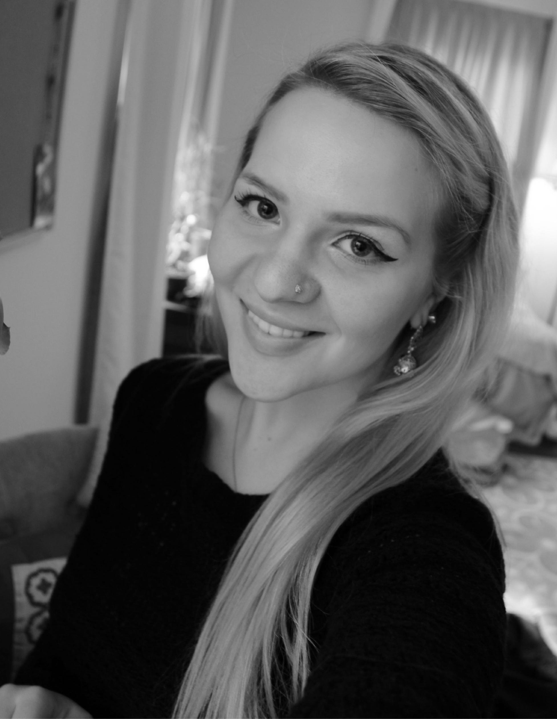 Liz Reddinger – Medium