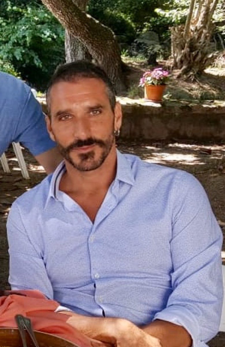 David Peña-Charlon – Medium