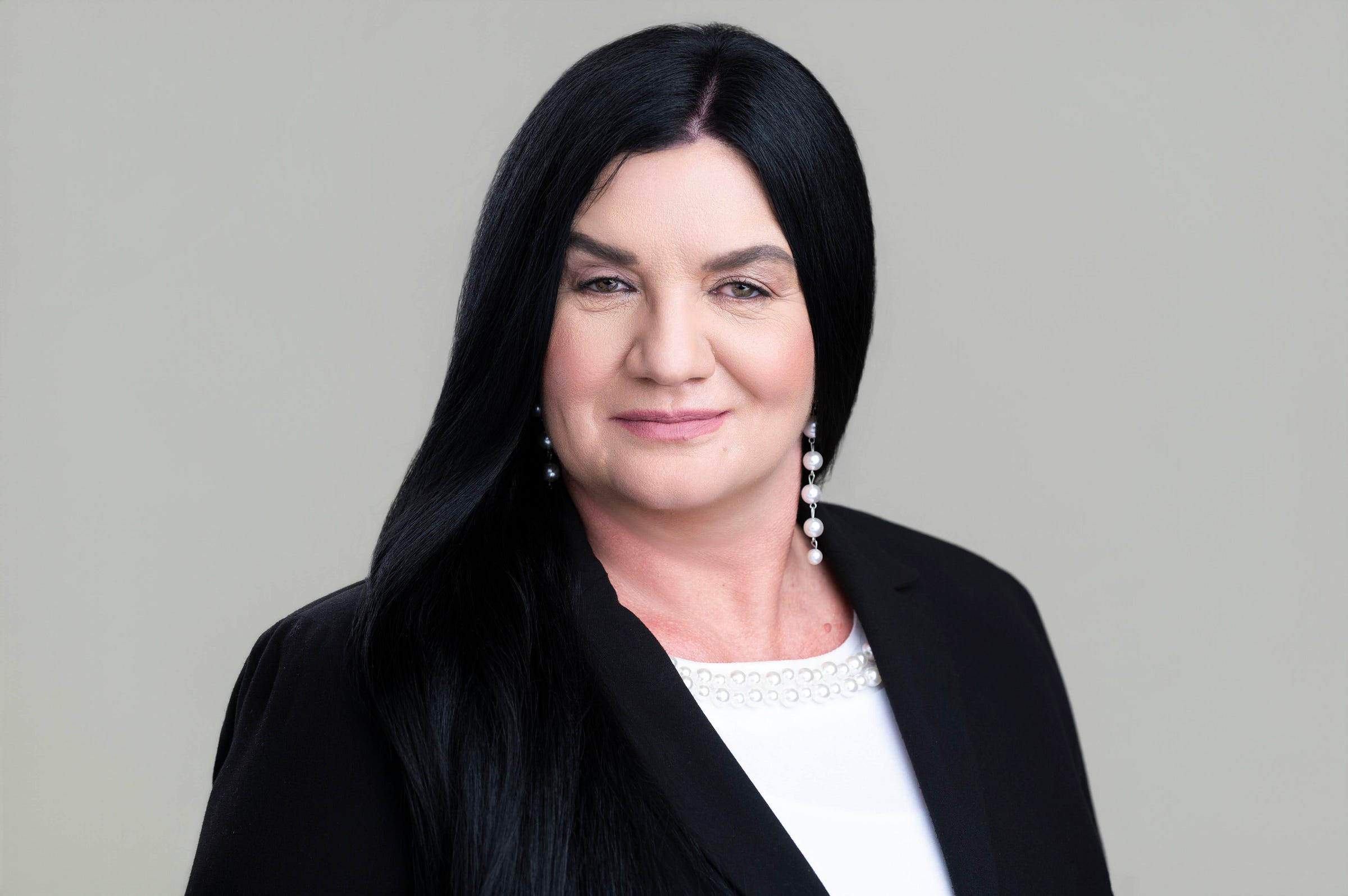 Leoni Raats – Medium
