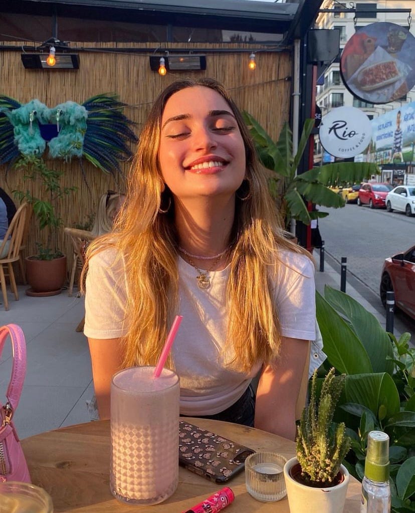 About Melis Medium
