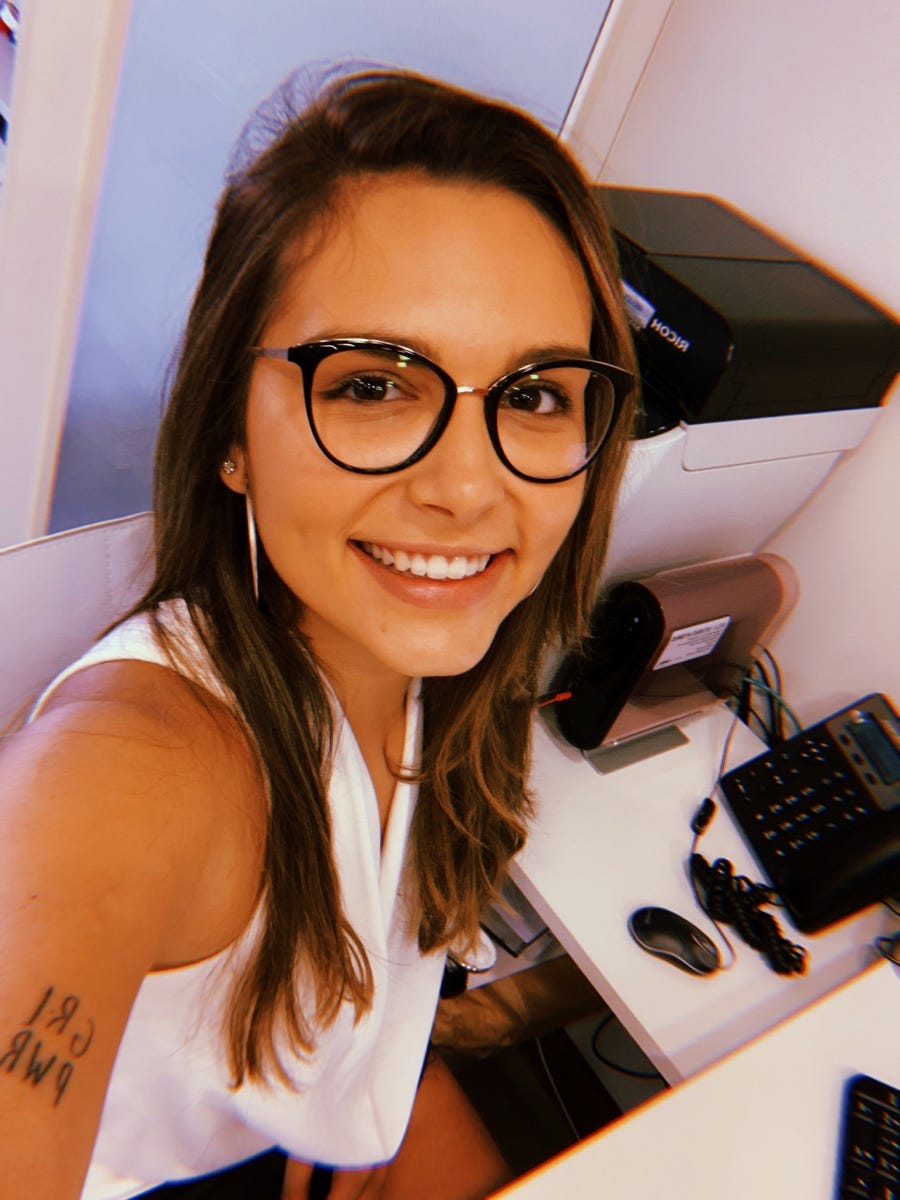 Débora Brasil – Medium