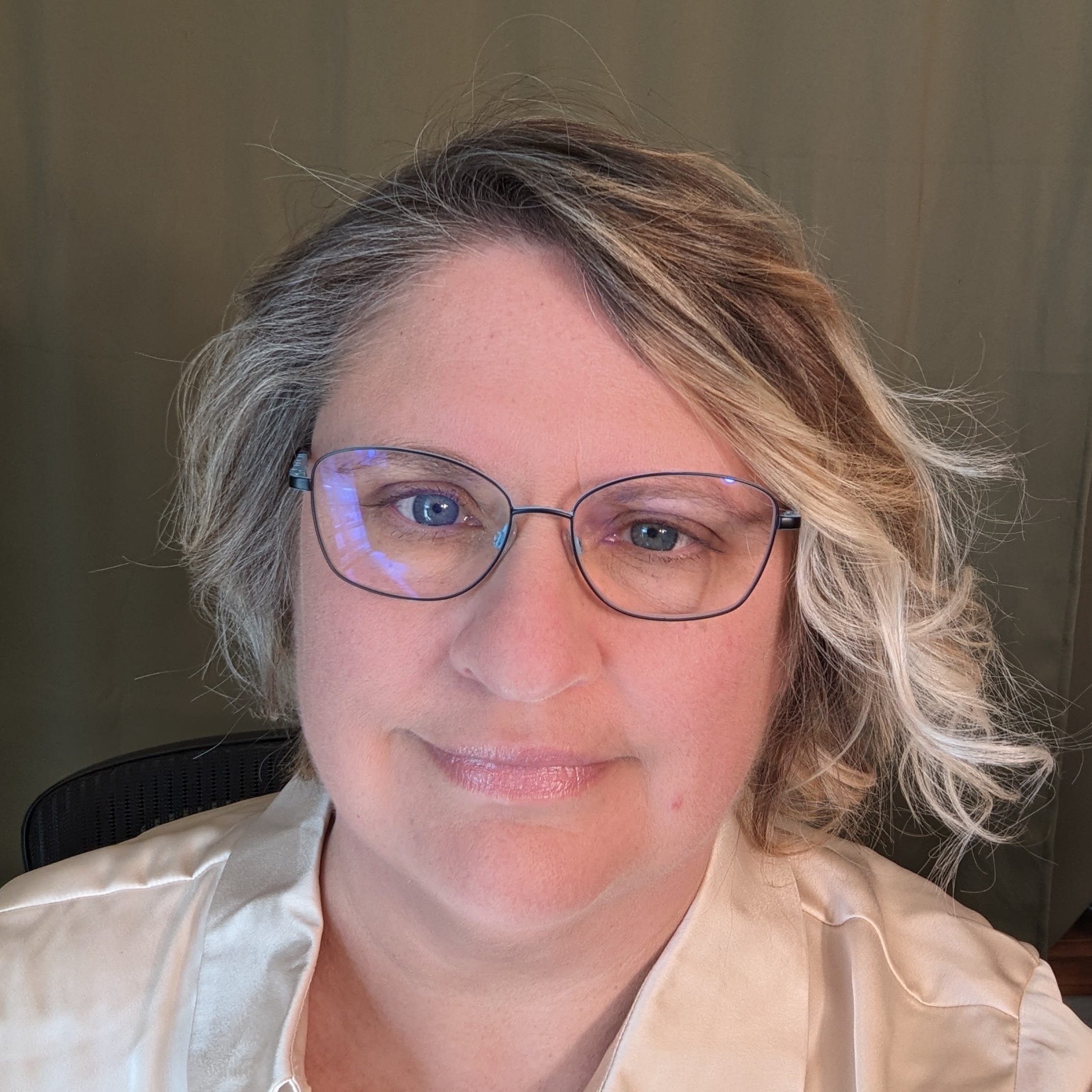 Gwen Vass Nicodemus – Medium
