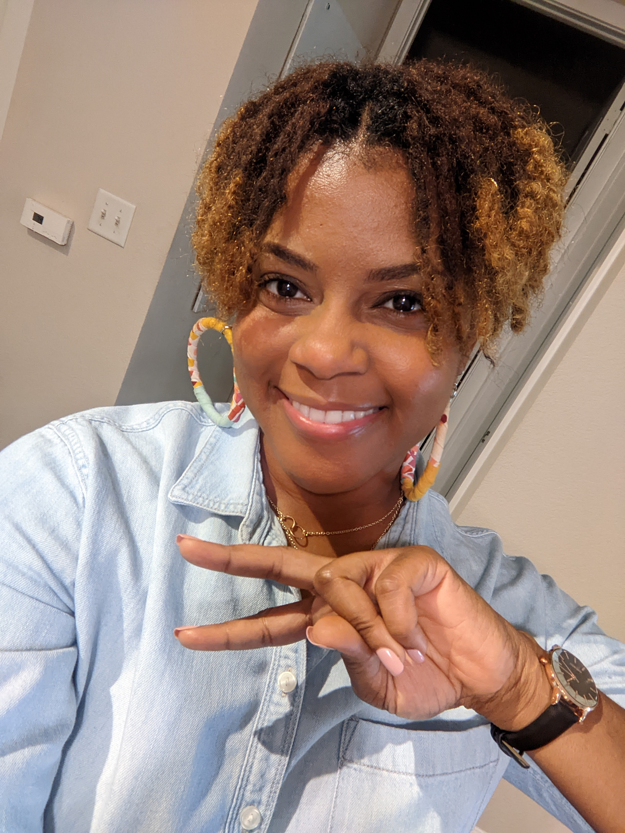 Authentically Dee – Medium