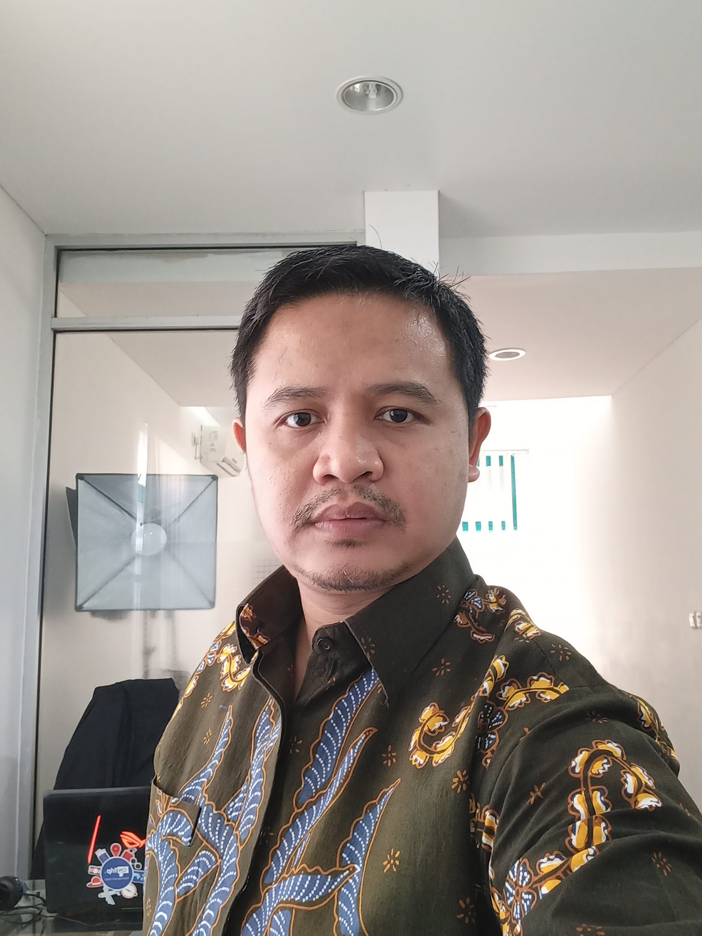 Arip Must – Medium