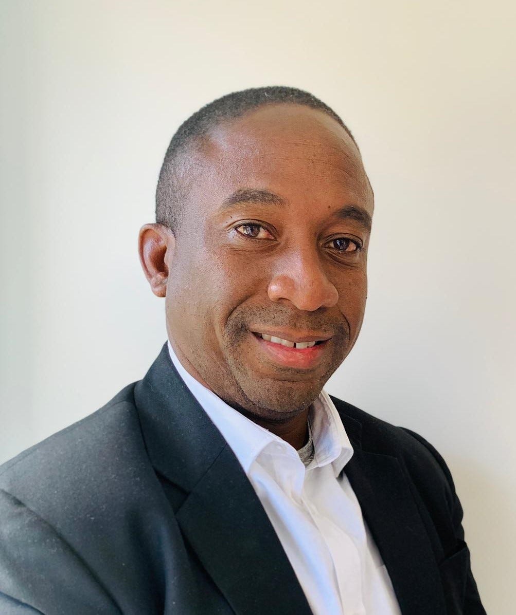 Kevin Simmons – Medium