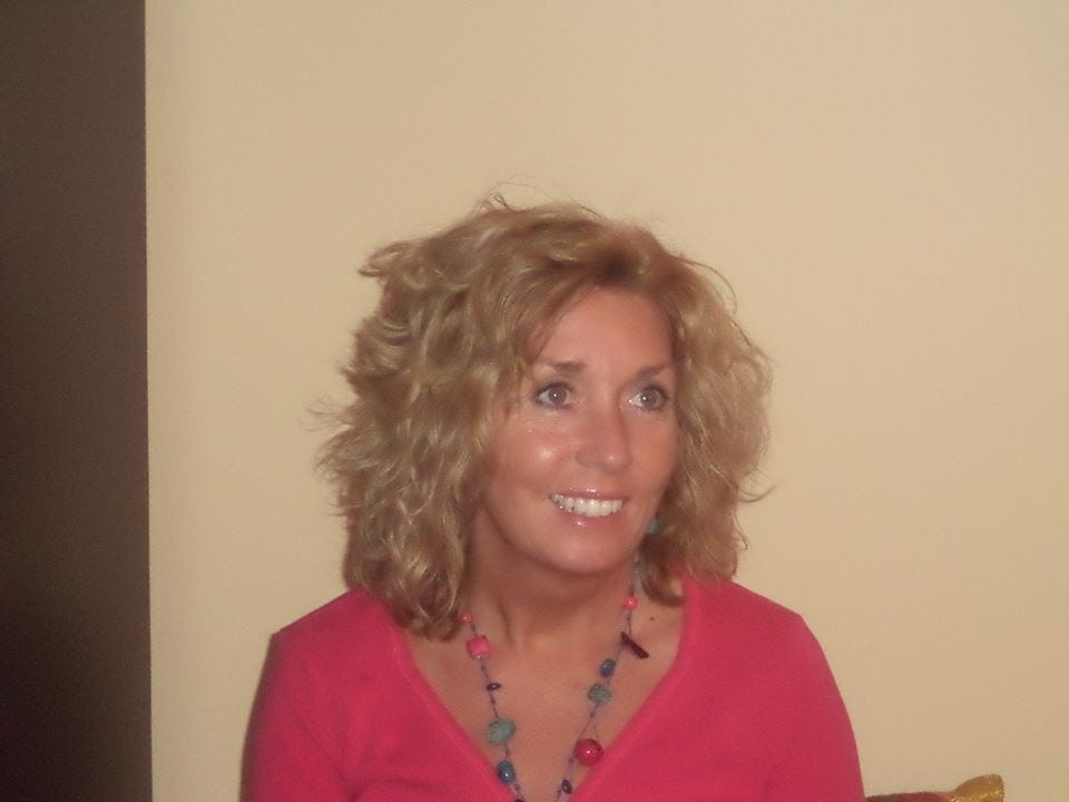 Maureen Thompson – Medium