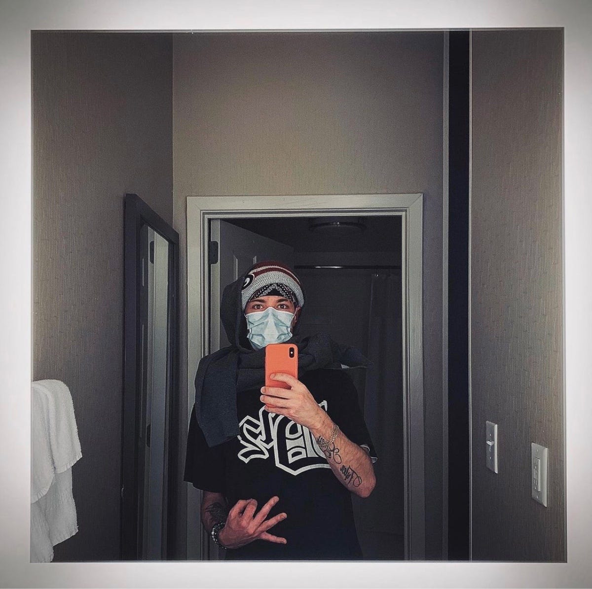 Dylan Kelly – Medium