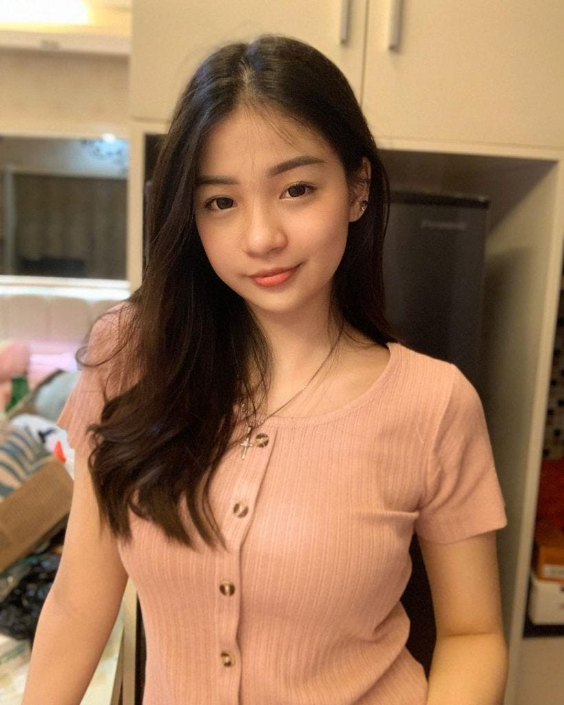 Karin Oktavia – Medium