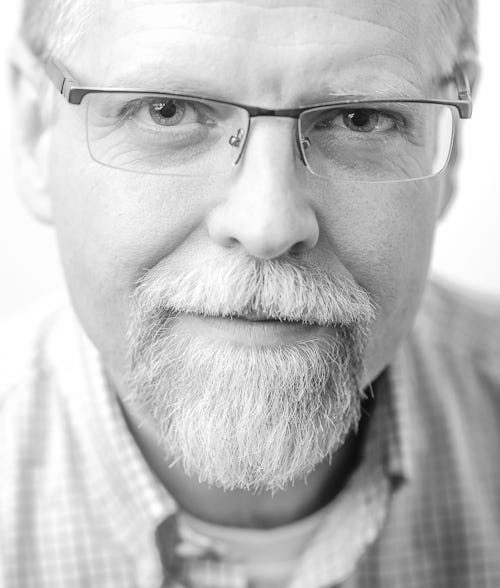 Bruce Strong – Medium