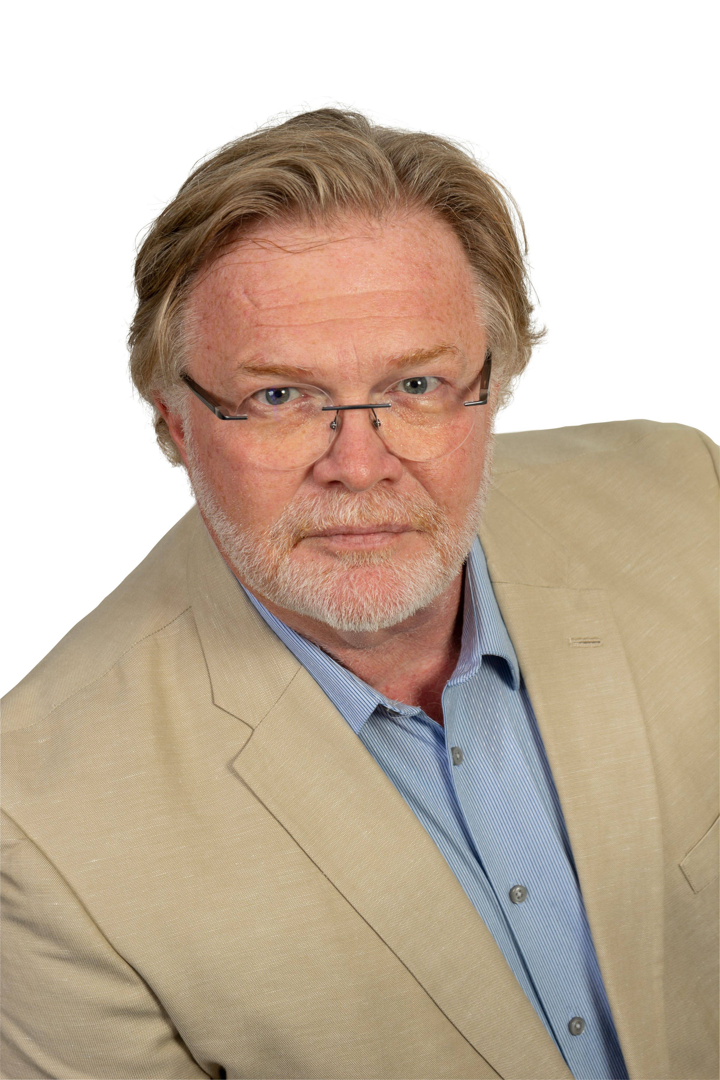 Russell Murphy – Medium