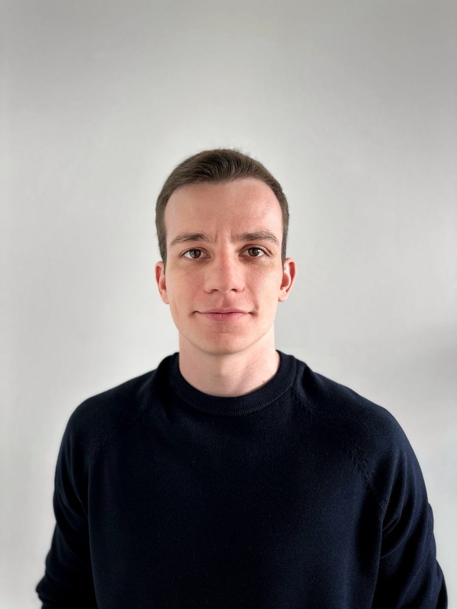 Nik Poputko – Medium