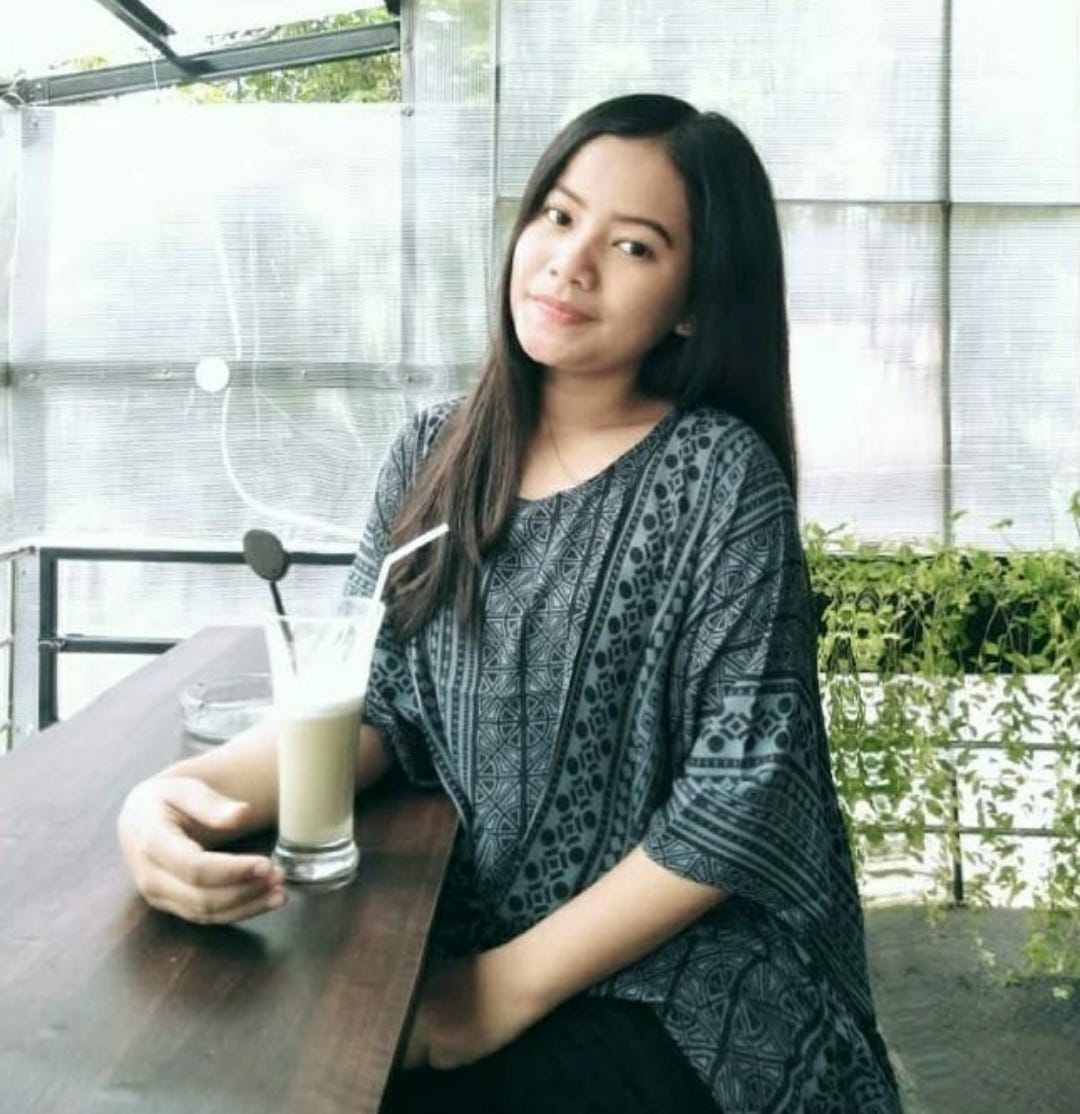 Nadia Ayu Pasya – Medium