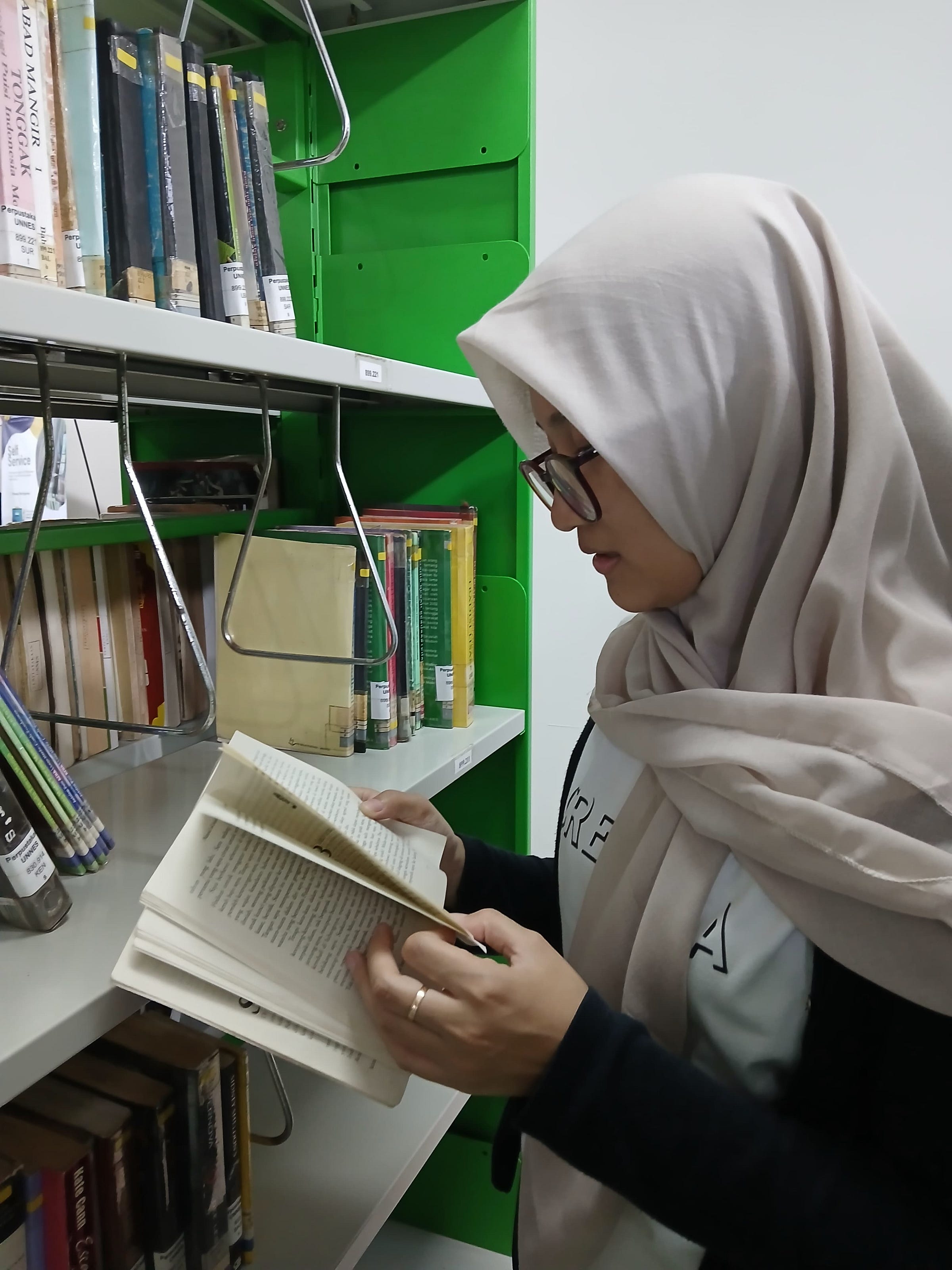 Sandja Sarira Ayu – Medium