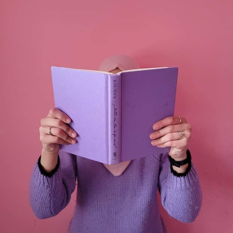 Slow Reader – Medium