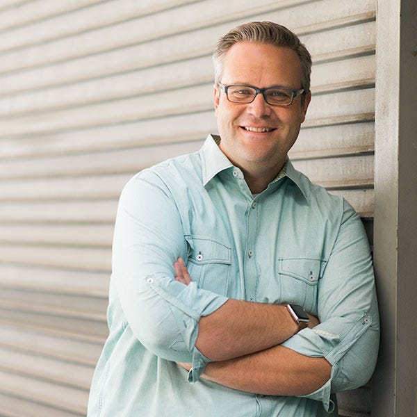 Kelly David Sansom – Medium